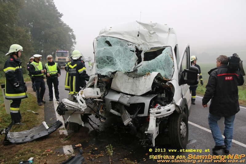 wax.AT - Das Portal für Feuerwehr und Rettungsdienst - Zwei Schwerverletzte eingeklemmt nach ...